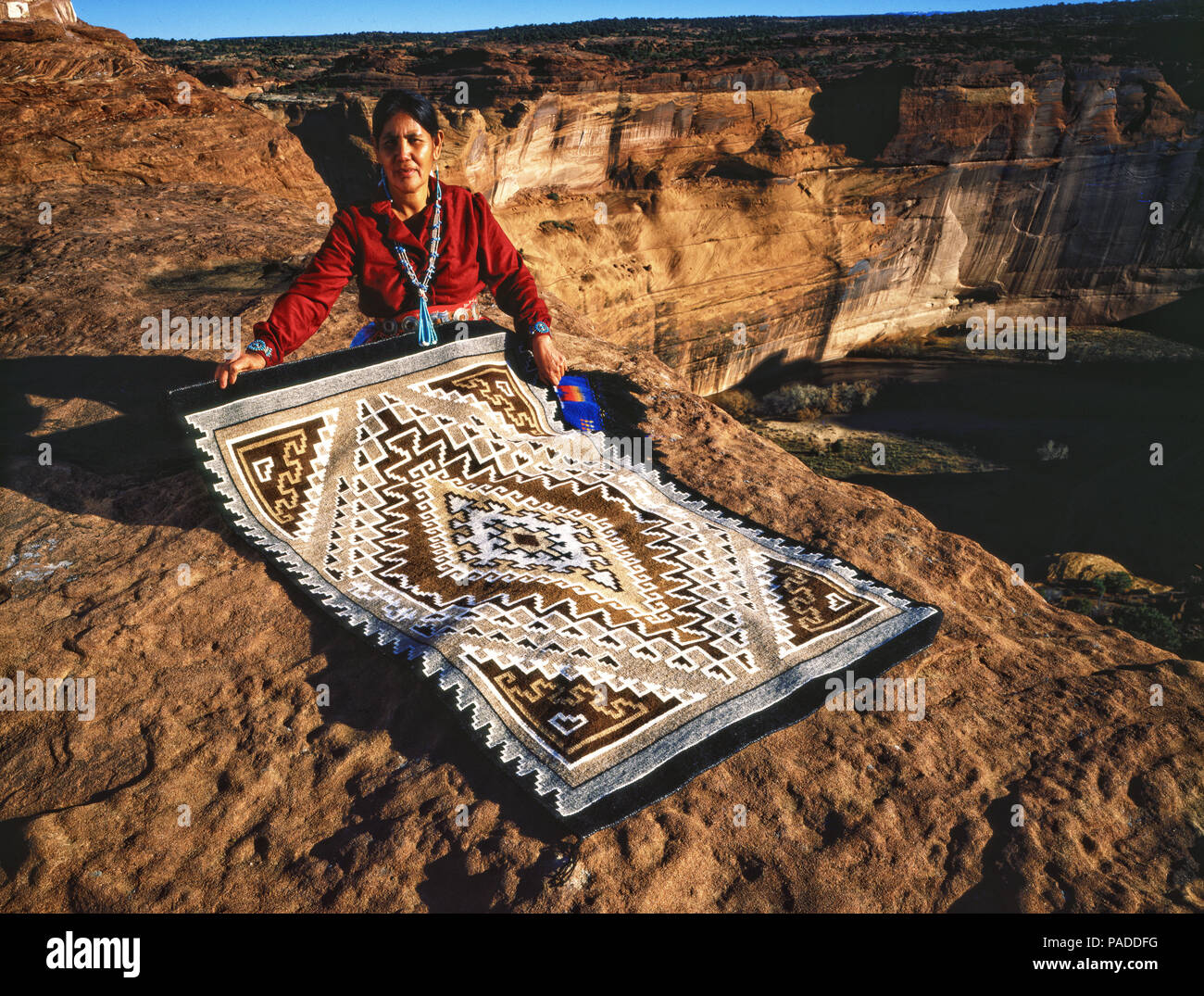 Navajo Rug Weaver Stock Photo - Alamy