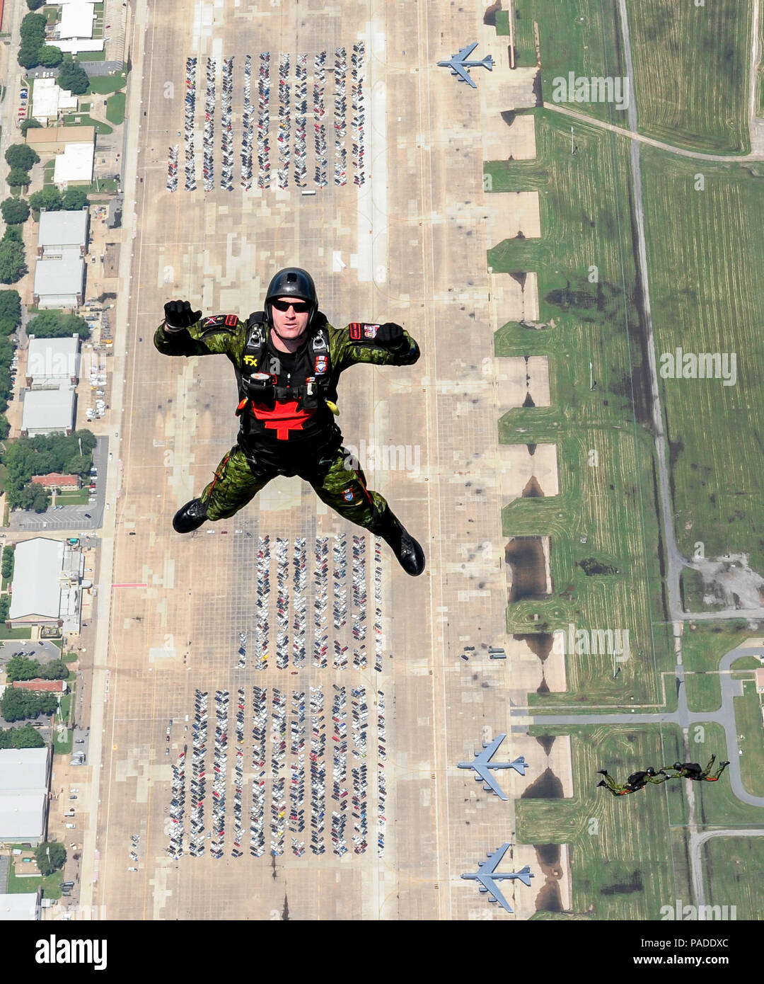 Members canadian skyhawks parachute team hi-res stock photography and ...