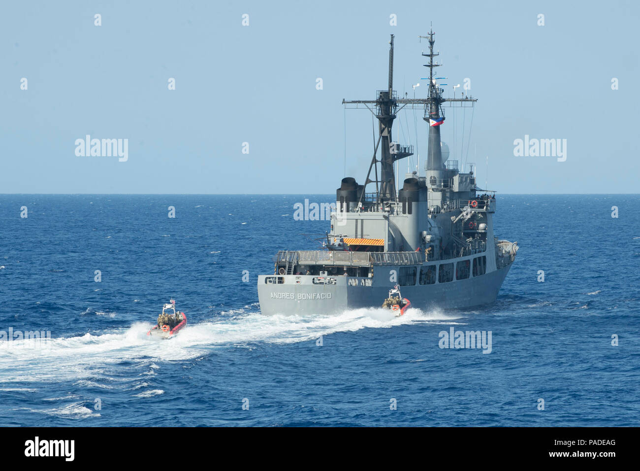 180716-G-ZV557-1106 PACIFIC OCEAN (July 16, 2018) A Coast Guard ...