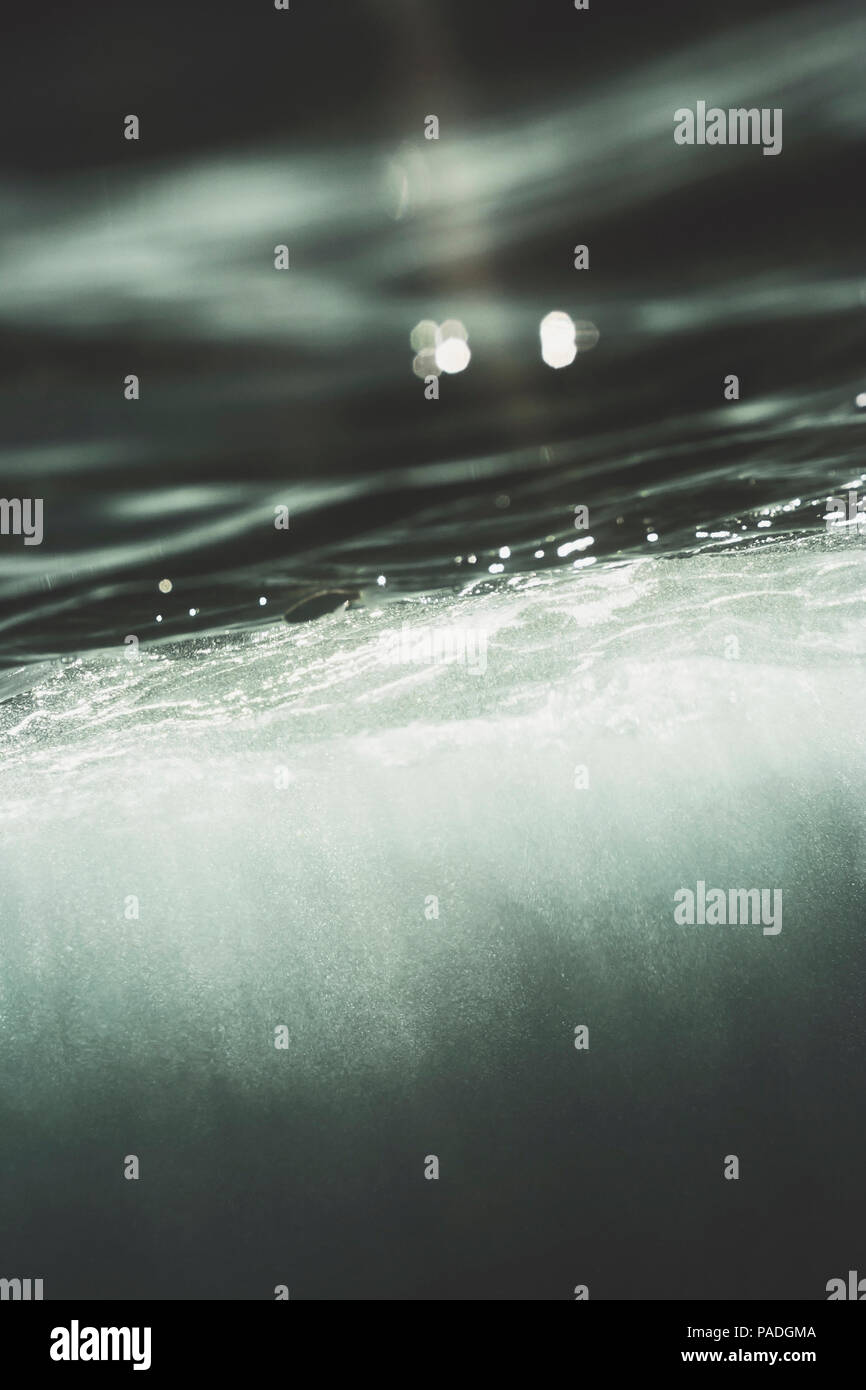 Light through water drop hi-res stock photography and images - Alamy