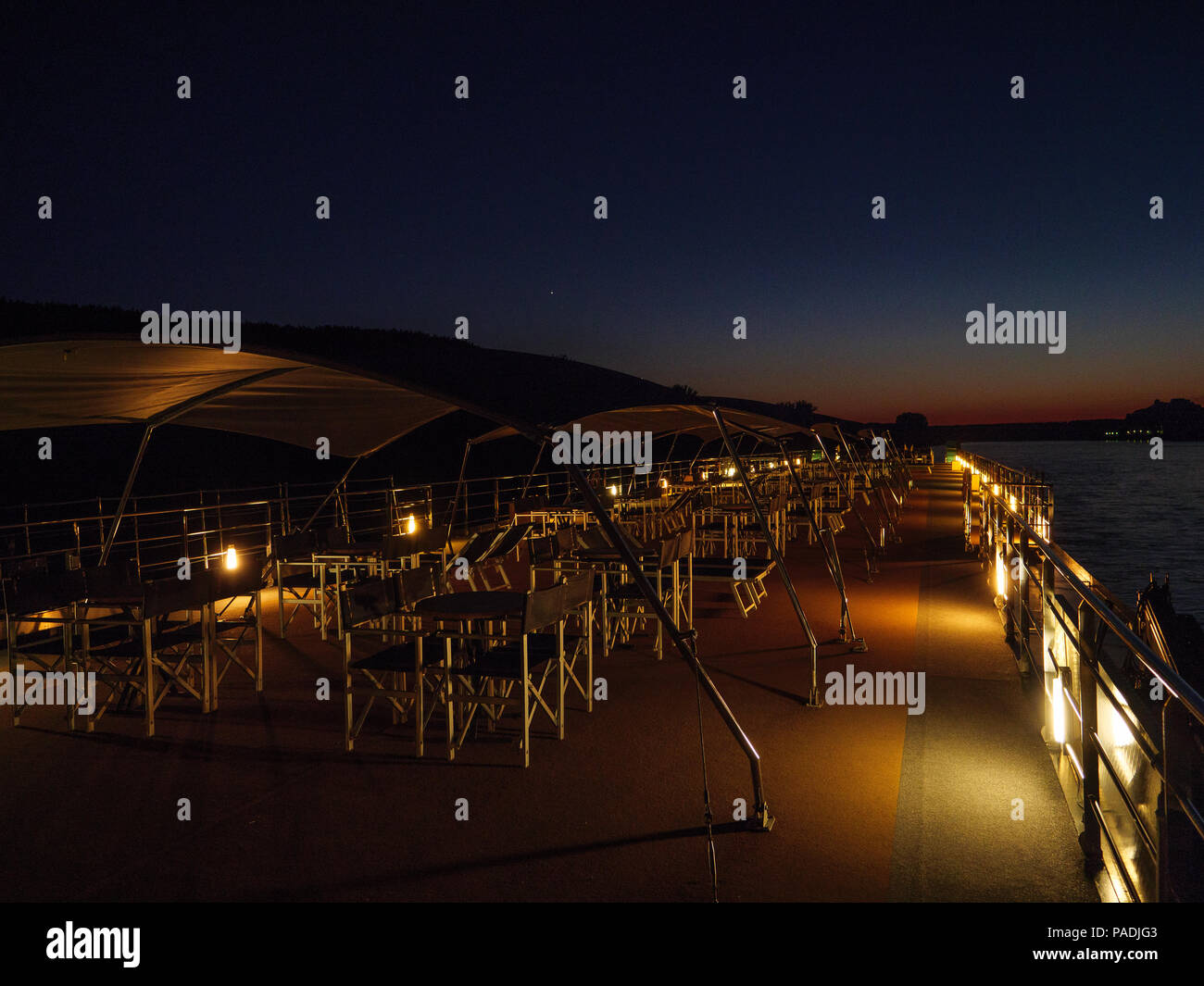 river cruise at night Stock Photo - Alamy