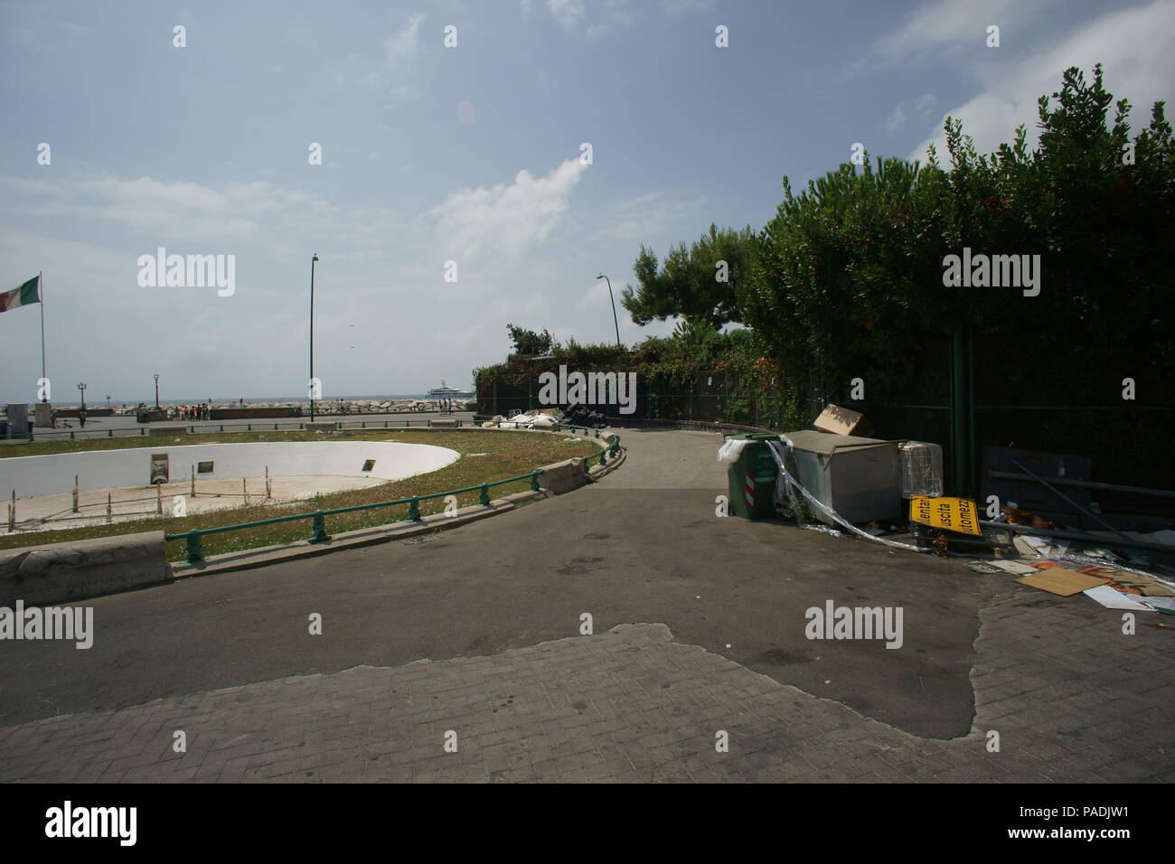 Garbage in the center of Naples, Rotonda Diaz, via Caracciolo, Naples ...