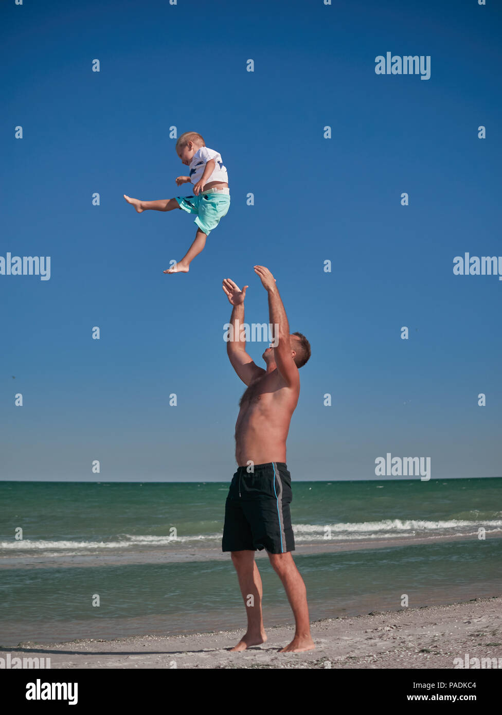 Father son playing catch hi-res stock photography and images - Alamy