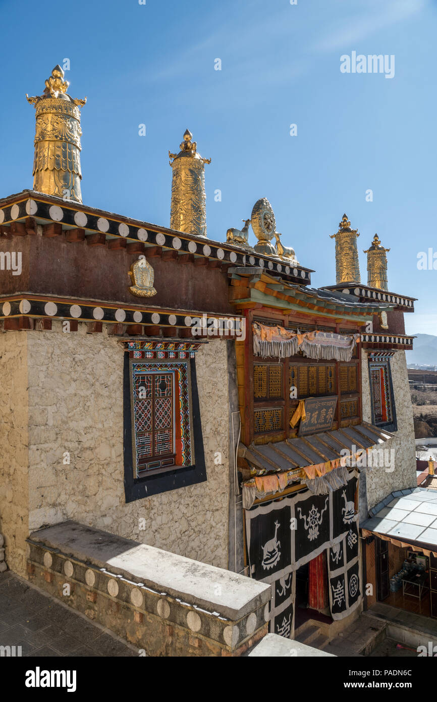 Songzanlin Tibetan Buddhist monastery, Shangri-la, Yunnan Province ...