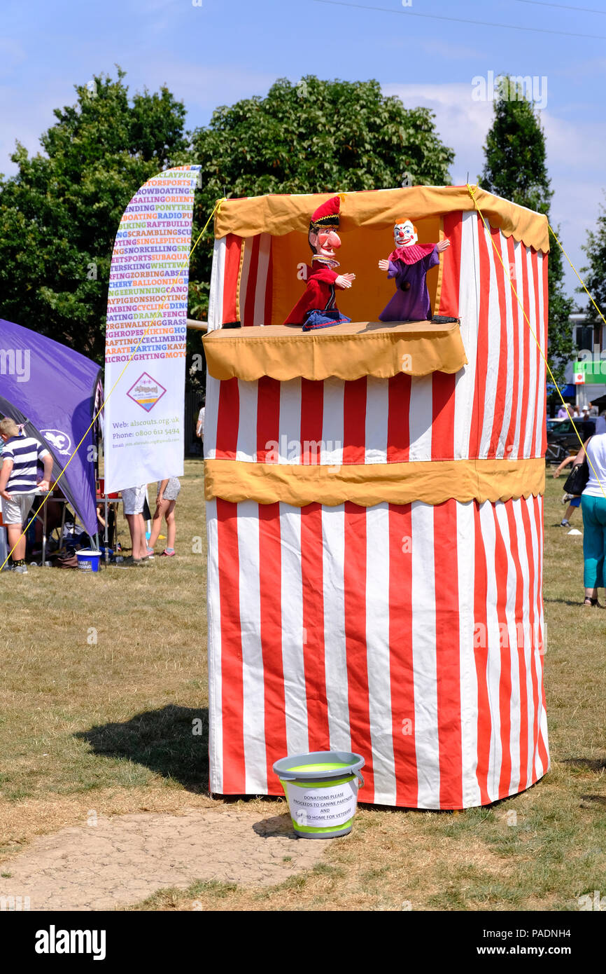 Punch judy show booth puppet hi-res stock photography and images - Alamy