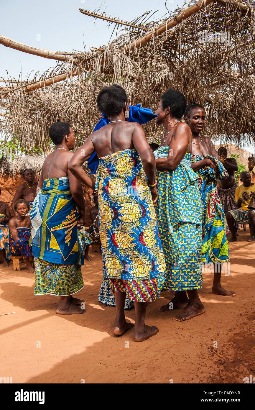 KARA, TOGO - MAR 11, 2012: Unidentified Togolese women in traditional ...