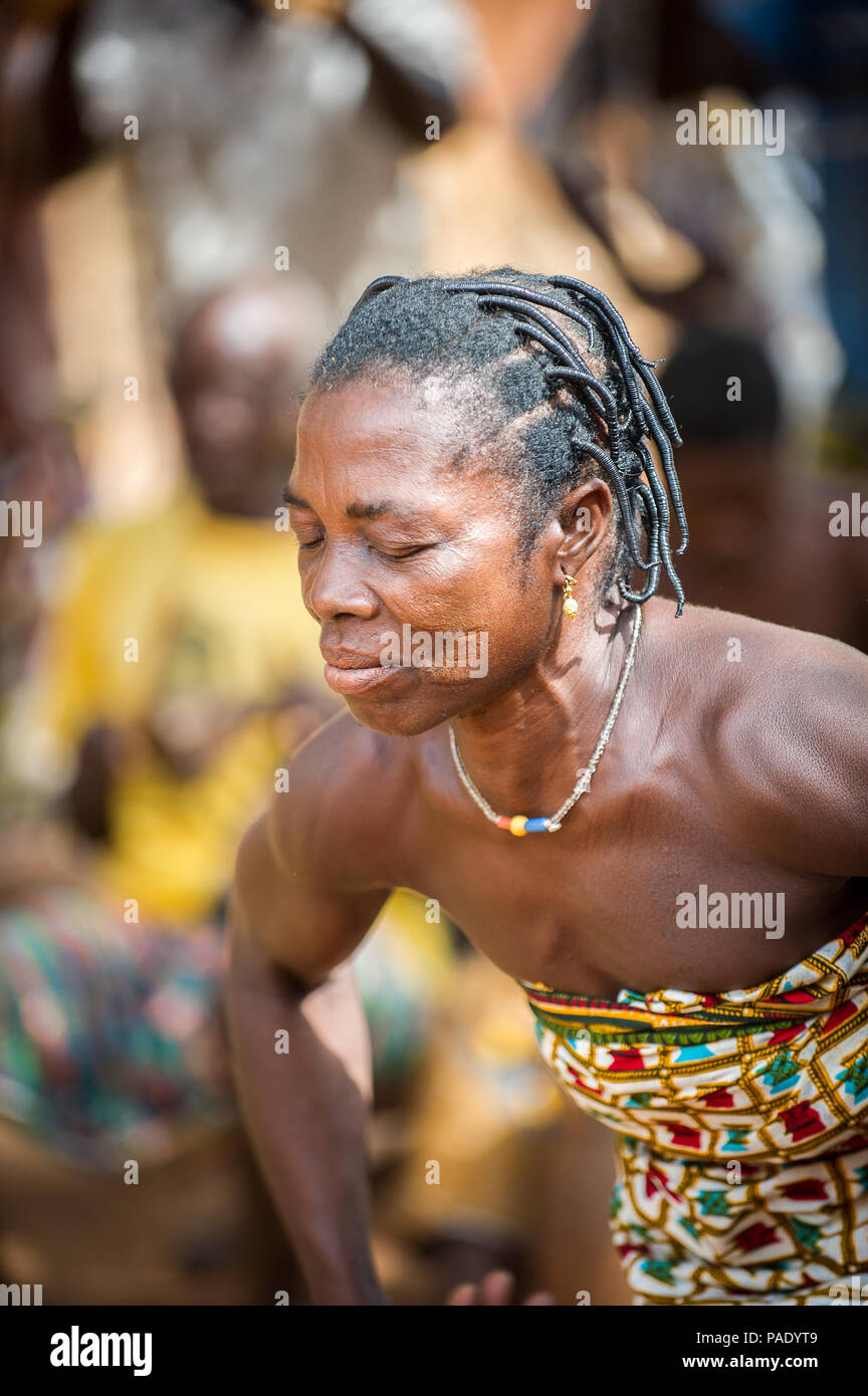 Nigerian people in tribal dress hi-res stock photography and images - Alamy