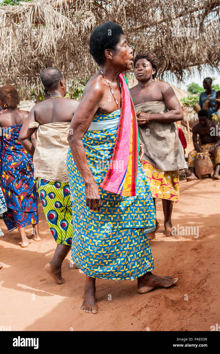 KARA, TOGO - MAR 11, 2012: Unidentified Togolese woman in a traditional ...