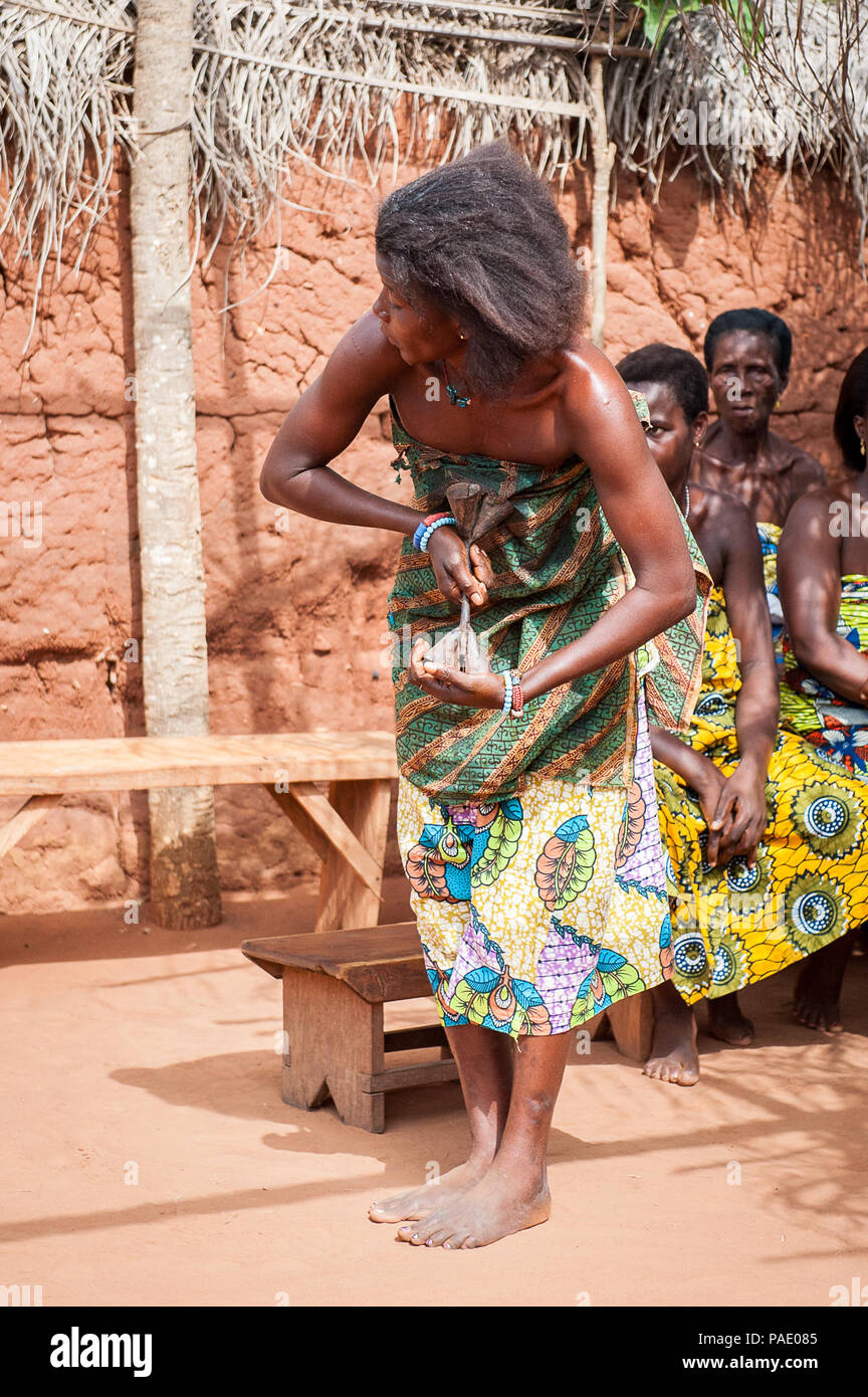 Traditional dances in zambia hi-res stock photography and images - Alamy
