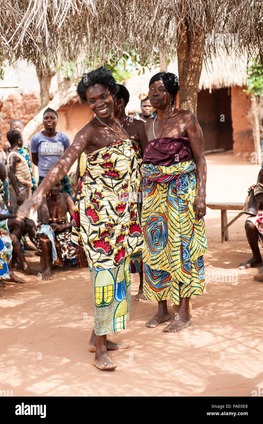 KARA, TOGO - MAR 11, 2012: Unidentified Togolese woman in a traditional ...
