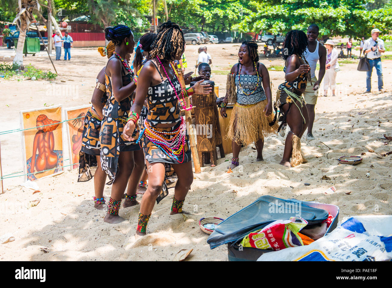 Angola women hi-res stock photography and images - Alamy
