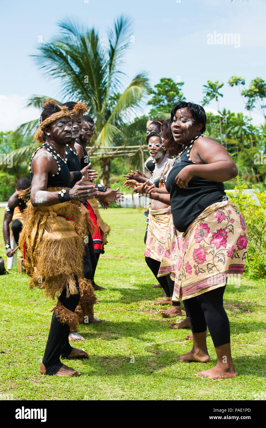 Portrait parade gabon hi-res stock photography and images - Alamy