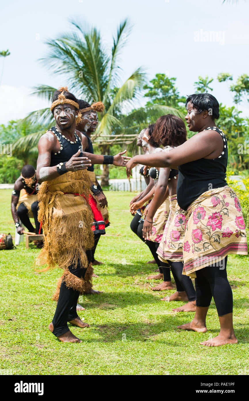 Portrait parade gabon hi-res stock photography and images - Alamy