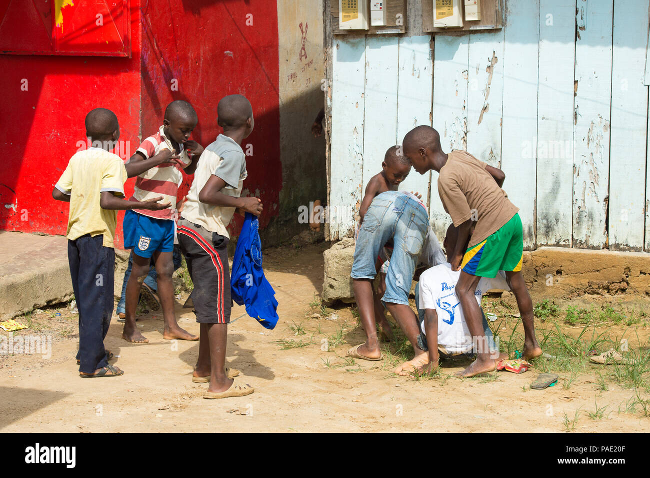 Group portrait aboriginal children hi-res stock photography and images ...