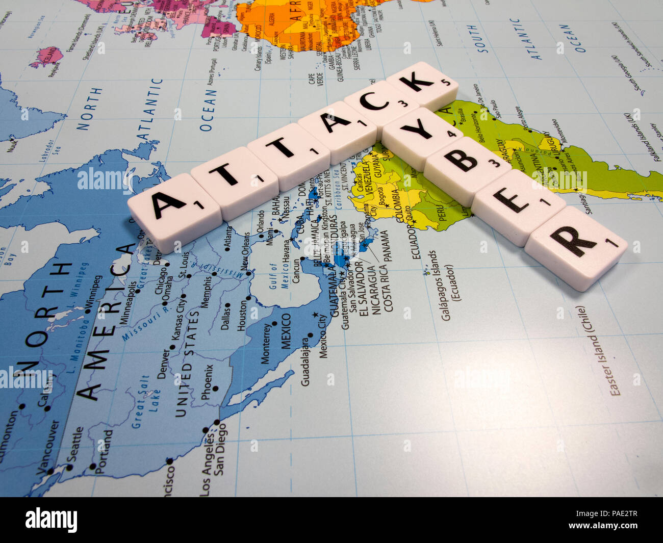 Hackers and map hi-res stock photography and images - Alamy