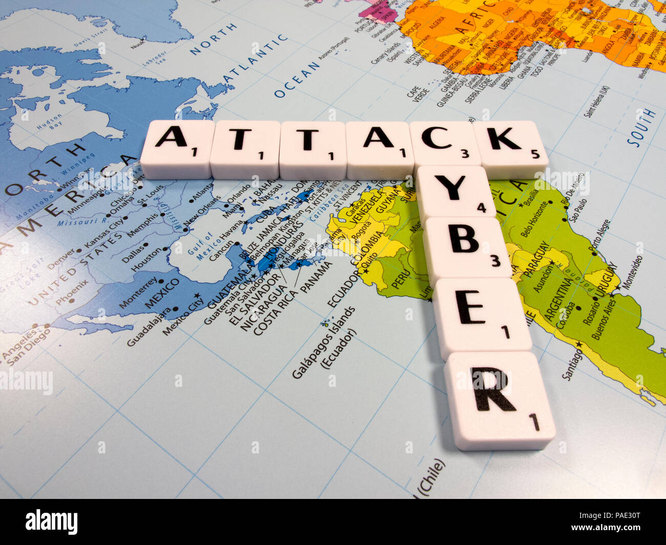 Hackers and map hi-res stock photography and images - Alamy