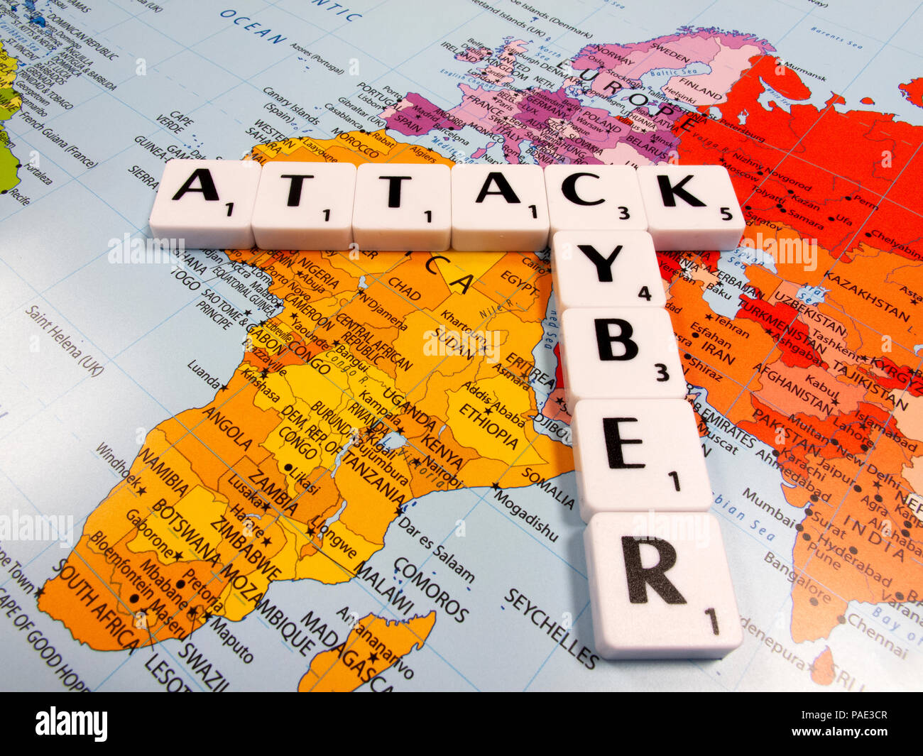 Hackers and map hi-res stock photography and images - Alamy