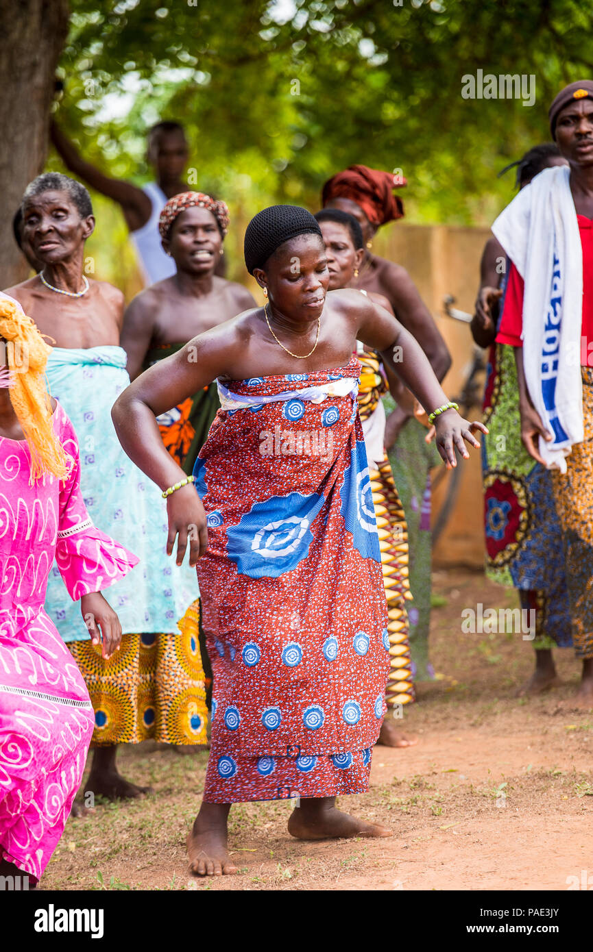 Traditional dances of mozambique hi-res stock photography and images ...