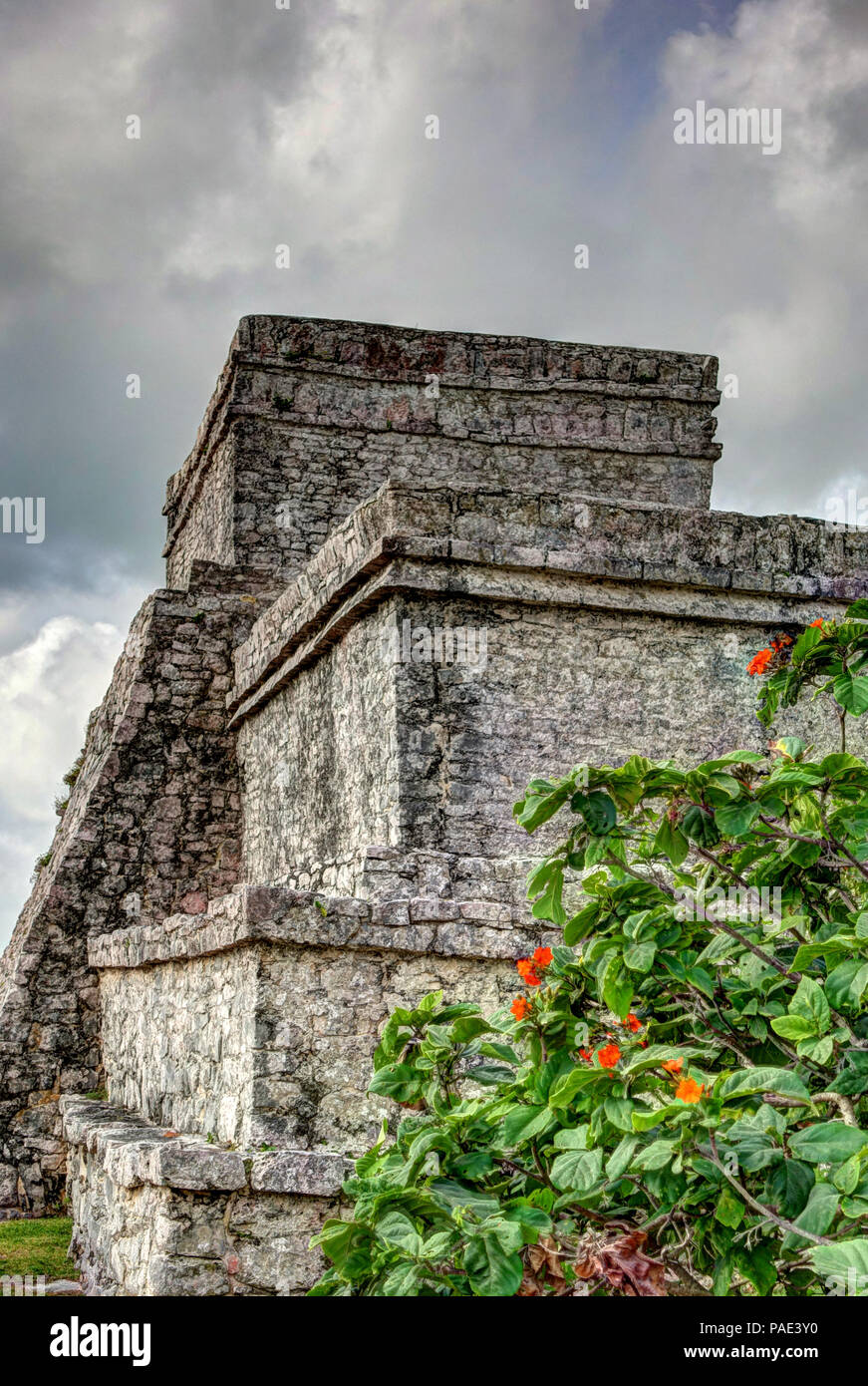 Aerial view mayan ruins tulum hi-res stock photography and images - Alamy
