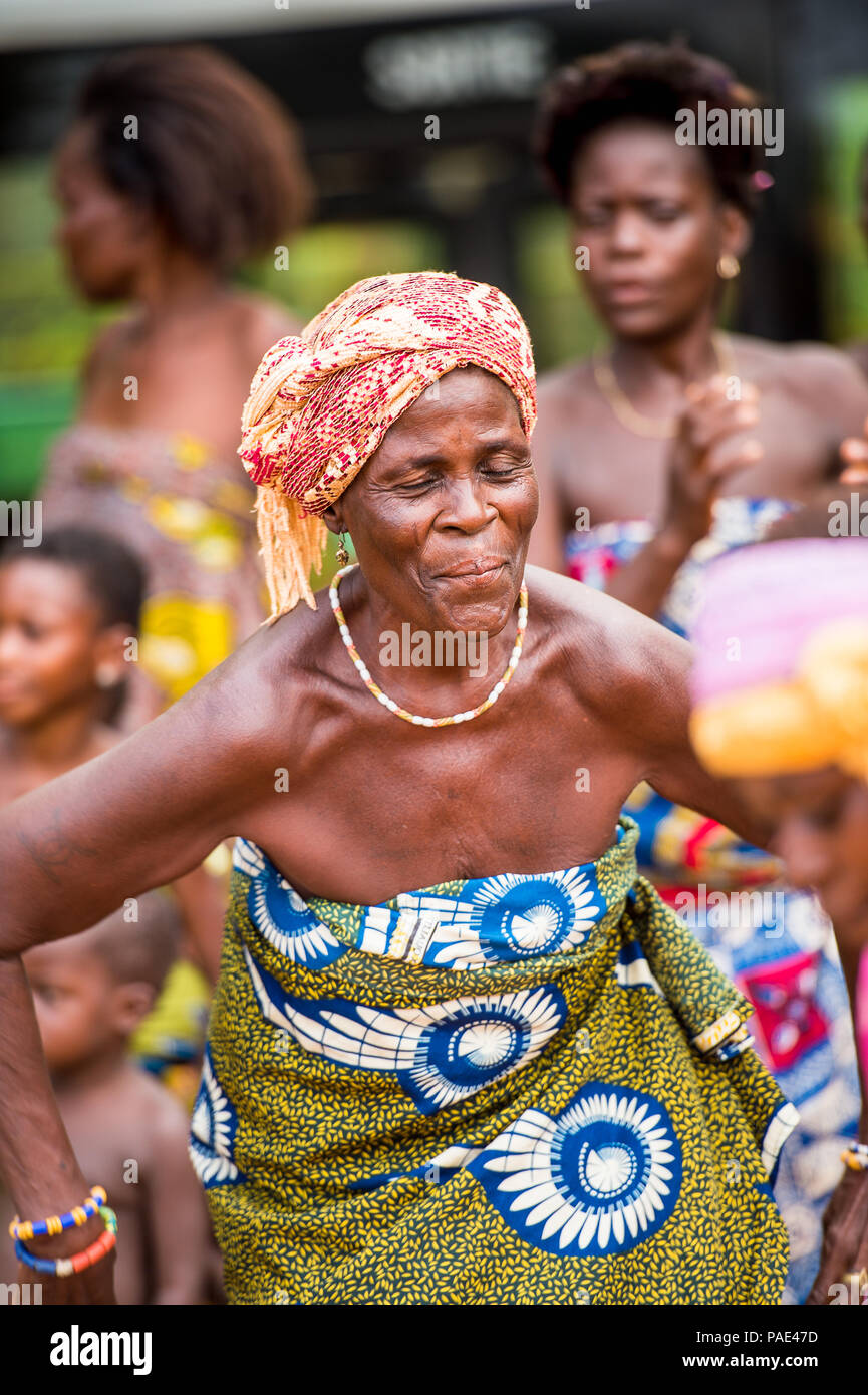 KARA, TOGO - MAR 9, 2013: Unidentified Togolese woman in a traditional ...