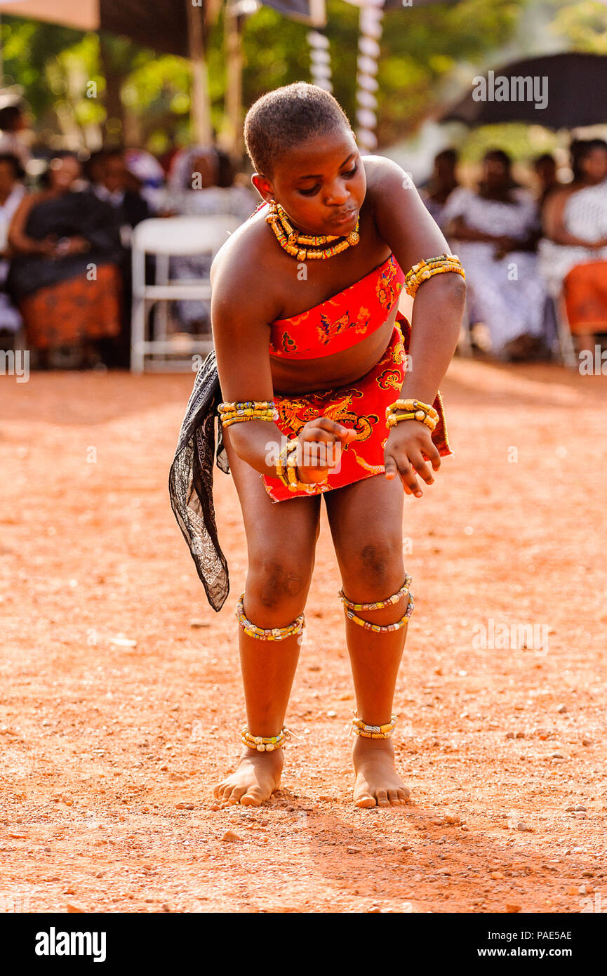 Ghana dance drum hi-res stock photography and images - Alamy