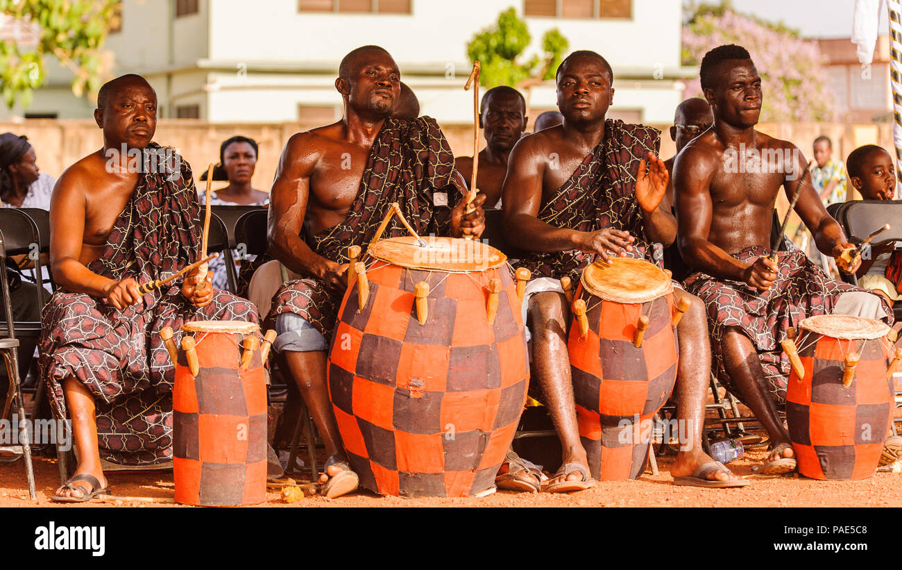 GHANA - MARCH 3, 2012: Unindentified Ghanaian local musicians make the ...