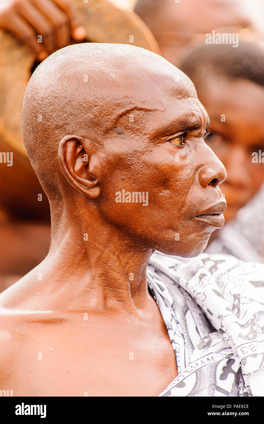 Ghana traditional man dress hi-res stock photography and images - Alamy