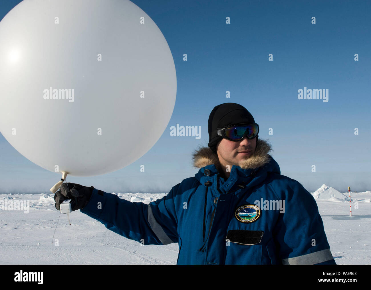 Weather balloon arctic hi-res stock photography and images - Alamy