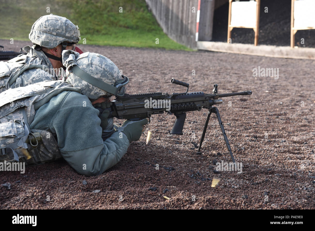 Soldiers from 66th Military Intelligence Brigade conducted M249 Rifle ...