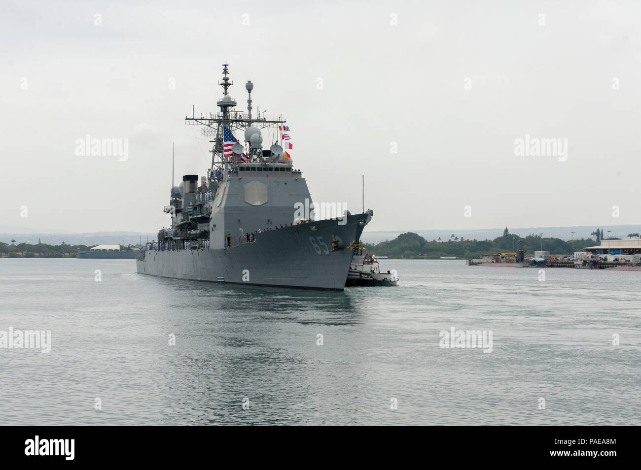 160325-N-YW024-114 PEARL HARBOR (March 25, 2016) The Ticonderoga-class ...