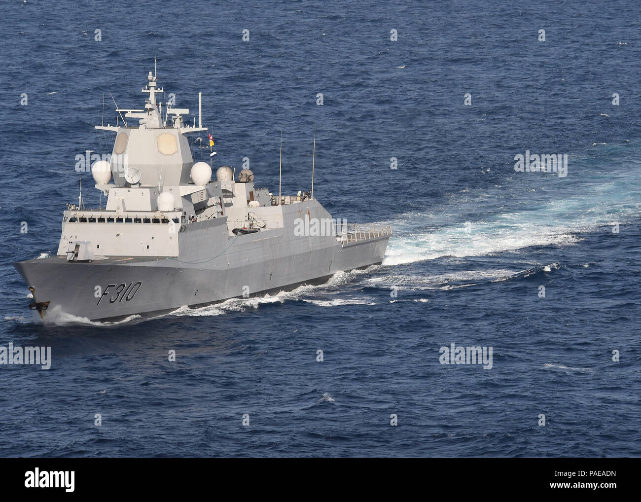 160324-N-QY430-767 ATLANTIC OCEAN (March 24, 2016) The Norwegian ...