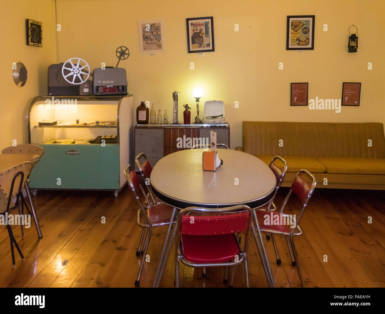 1950s Coffee Shop High Resolution Stock Photography and Images - Alamy