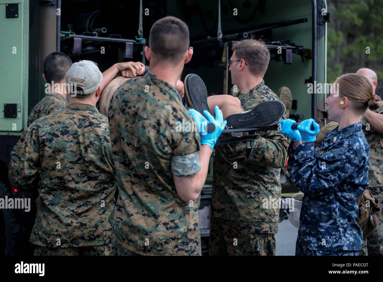 Medical humvee hi-res stock photography and images - Alamy