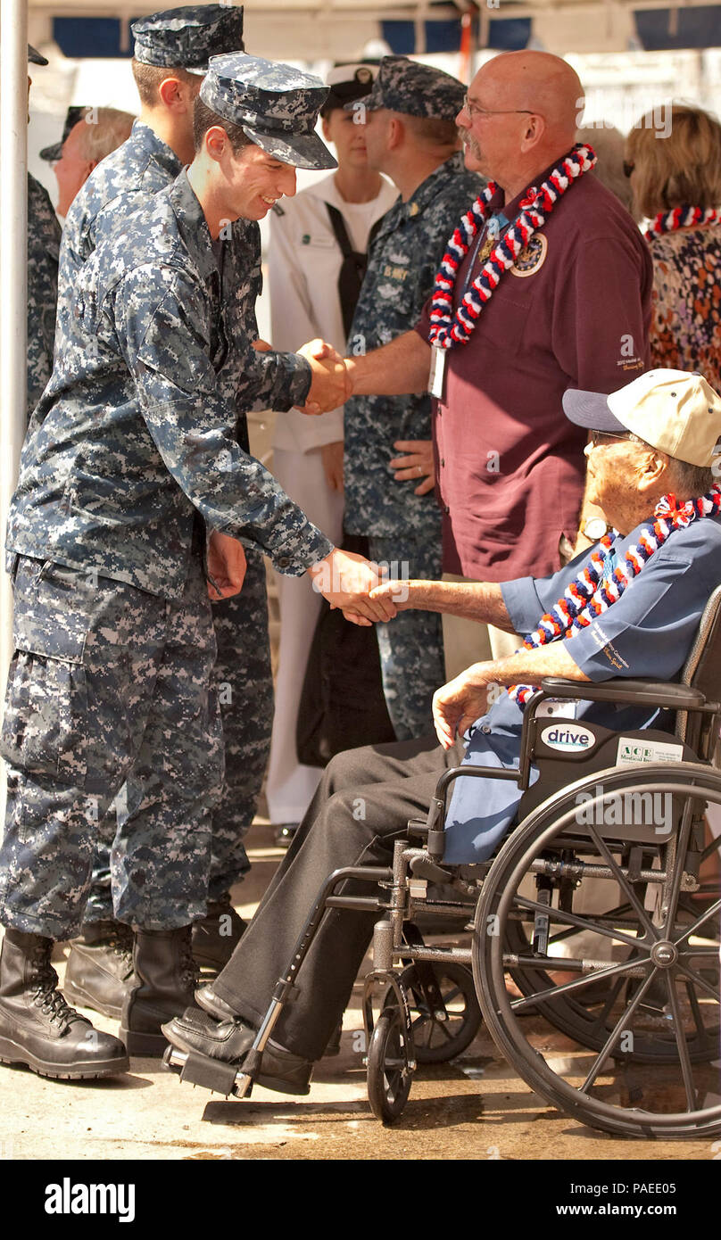 George T. Sakato, right, a U.S. Army veteran and Medal of Honor (MOH ...