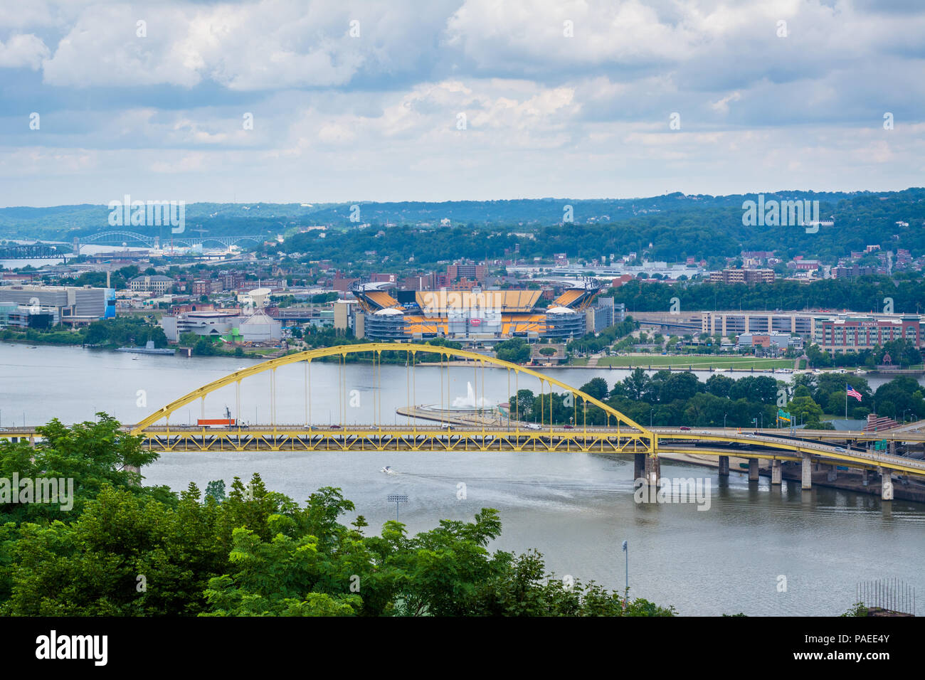 Fort pitt bridge hi-res stock photography and images - Alamy