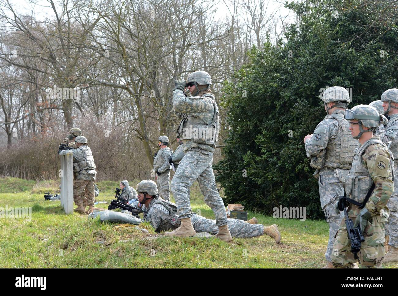 U.S. Army Soldiers from the 24th Military Intelligence Battalion ...