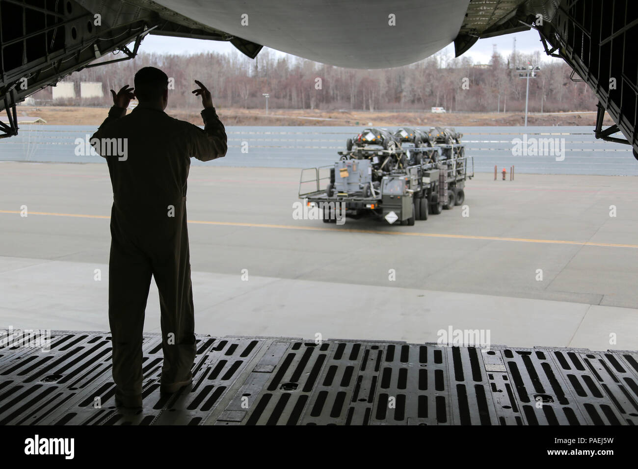 Tunner 60k aircraft cargo loader hi-res stock photography and images ...