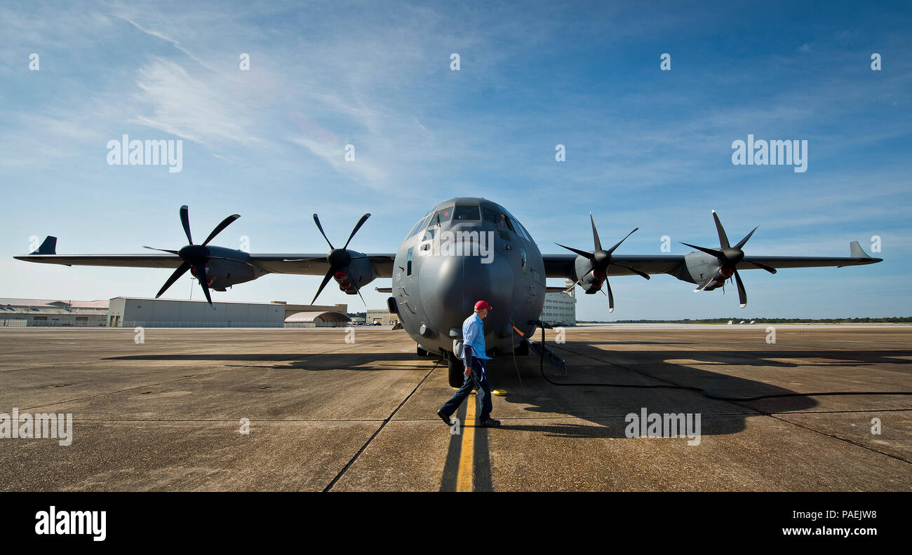 Lockheed mc 130j hercules hi-res stock photography and images - Alamy