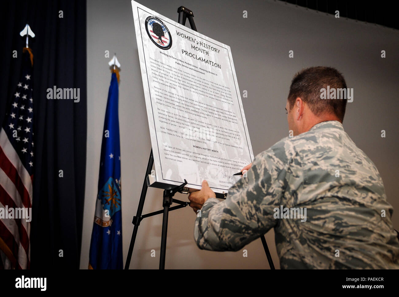 Col. Sean Farrell, the commander of the 1st Special Operations Wing ...
