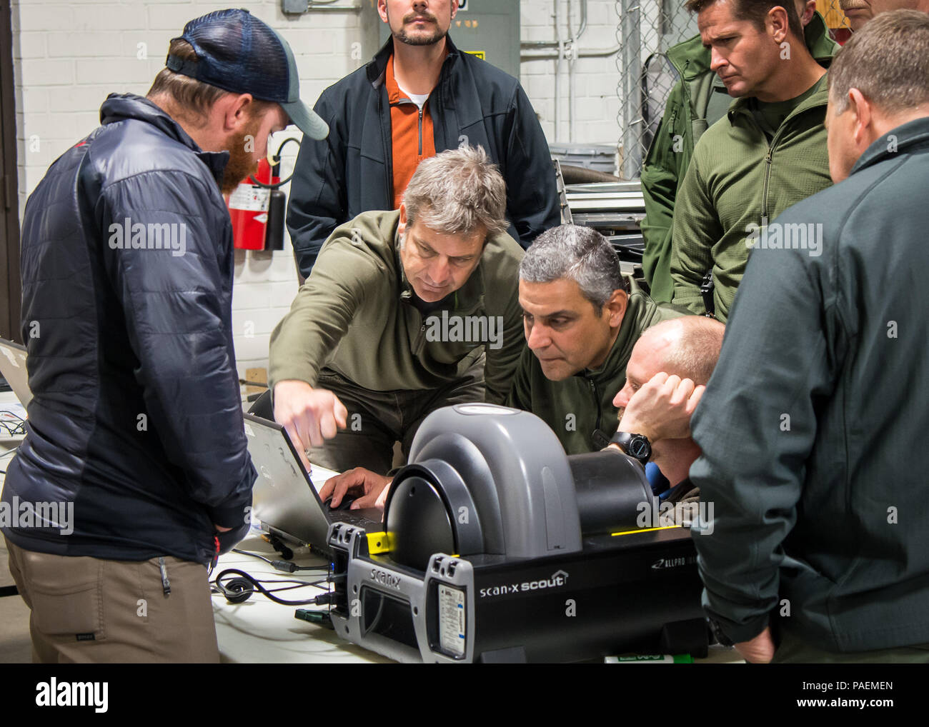 Fbi bomb squad hi-res stock photography and images - Alamy