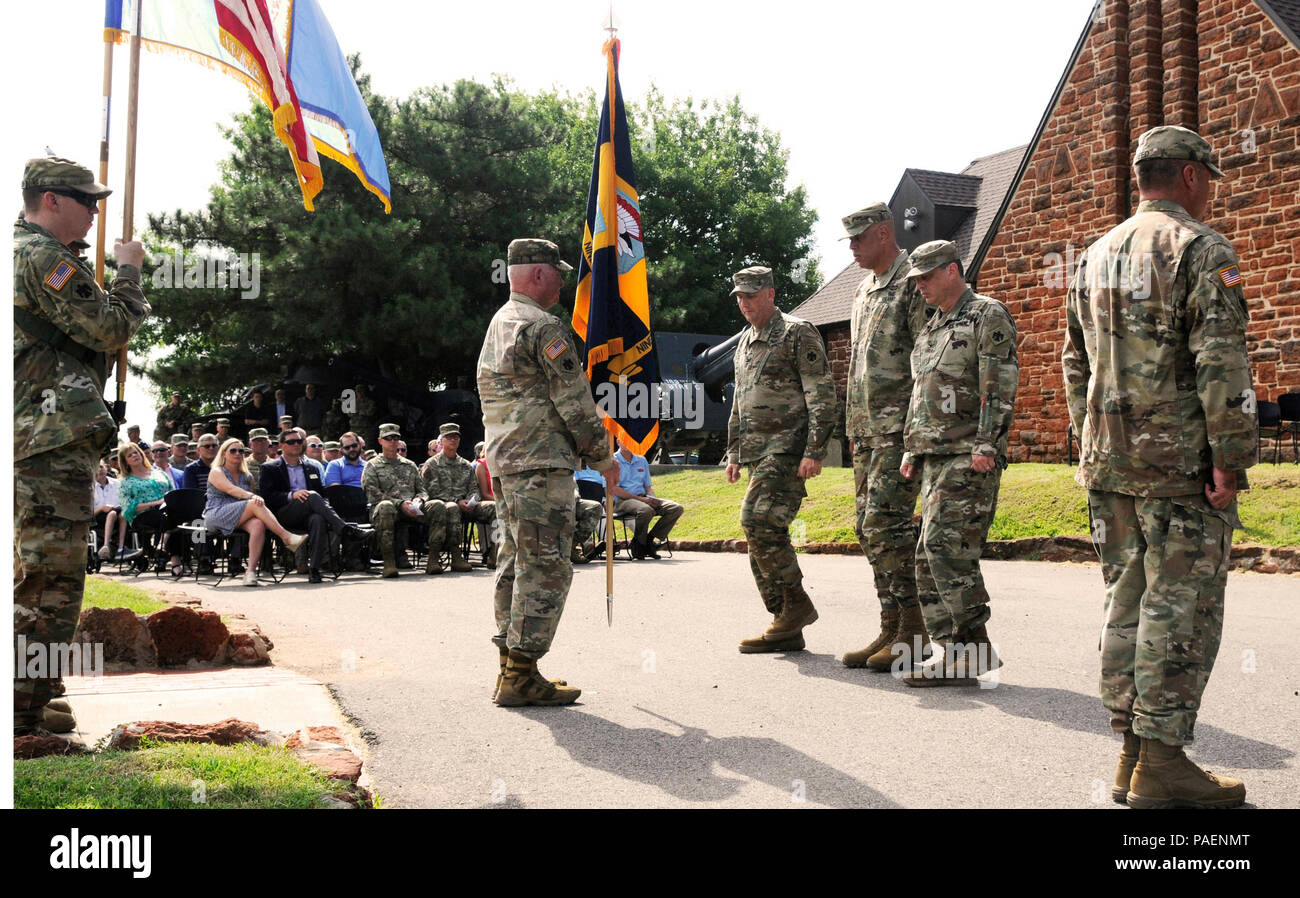 Col. John Muller, outgoing commander of 90th Troop Command, Oklahoma ...