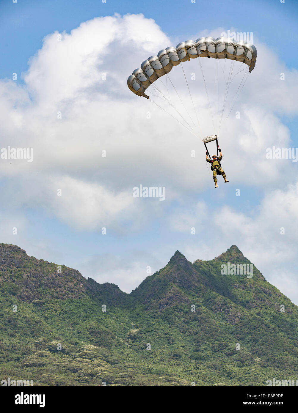 180716-N-N0842-1136 MARINE CORPS TRAINING AREA BELLOWS, Hawaii (July 16 ...