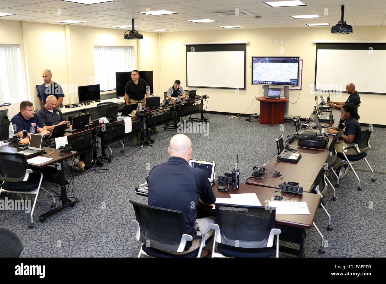 Members of the District of Columbia National Guard’s 33rd Civil Support ...