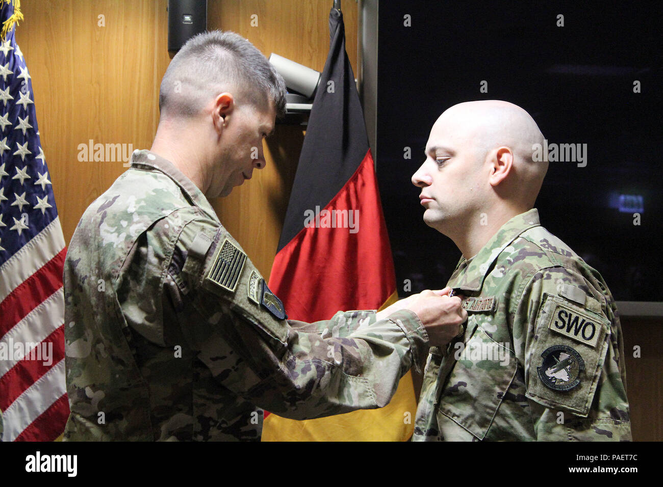 Colonel Jay Brad Reeves awards the Meritorious Service Medal to ...
