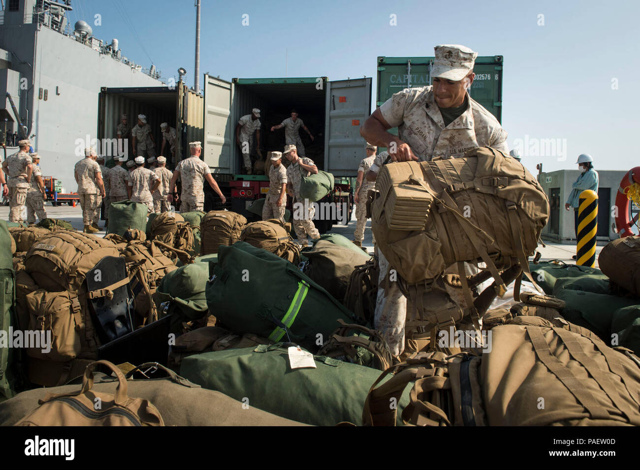 Marines assigned to the 31st Marine Expeditionary Unit prepare to ...