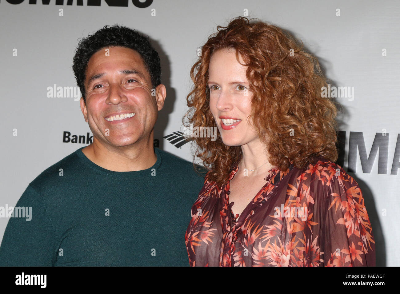 Oscar nunez and ursula whittaker hi-res stock photography and images ...