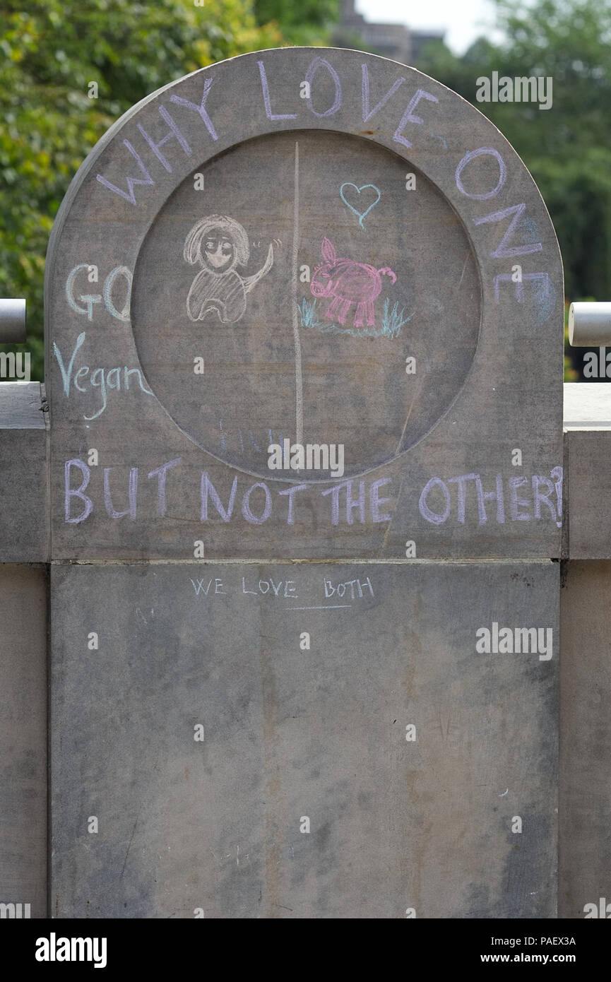 Not vegan sign hi-res stock photography and images - Alamy