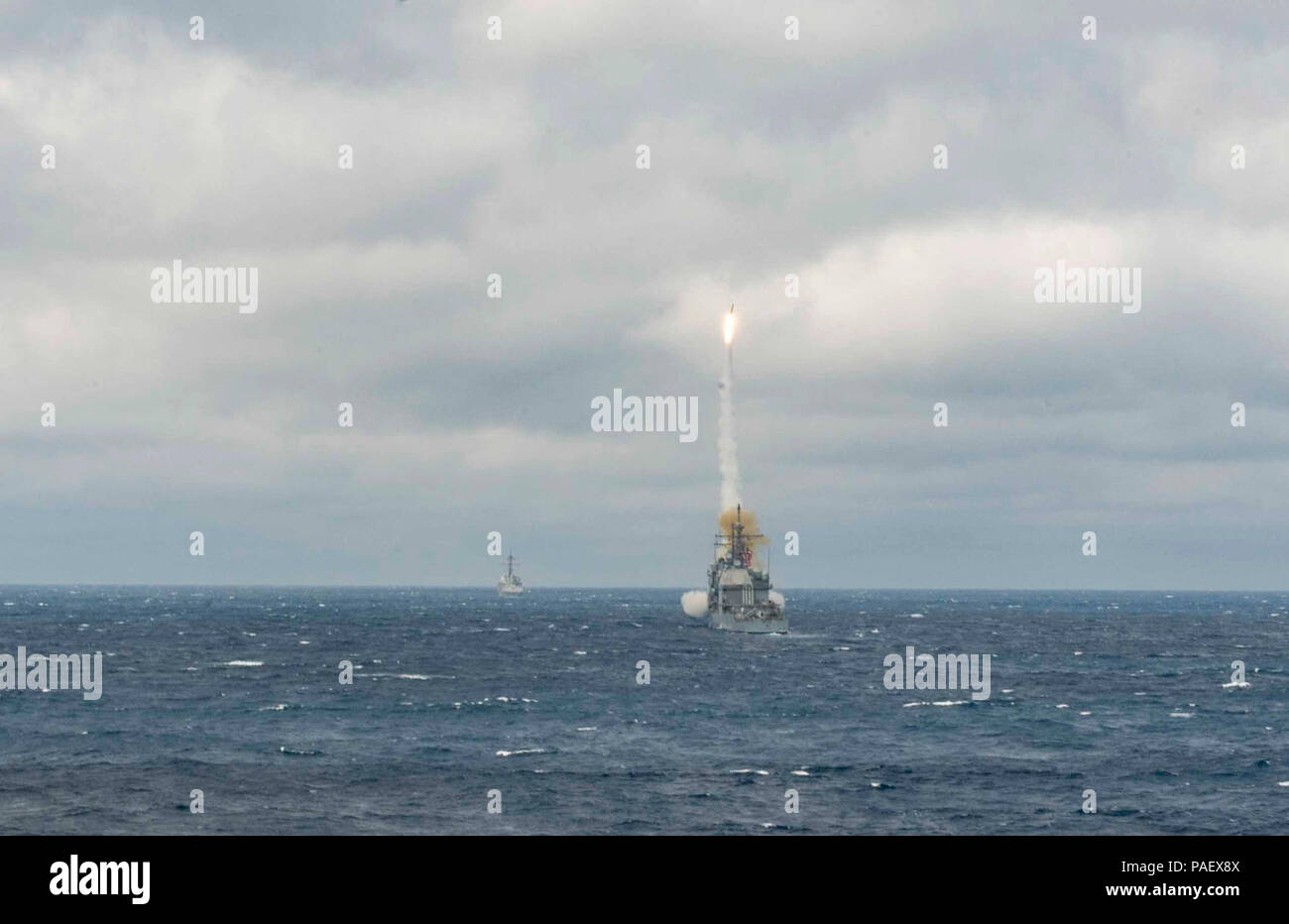 ATLANTIC OCEAN (March 15, 2016) – A 1,500-pound Standard Missile-2 (SM ...