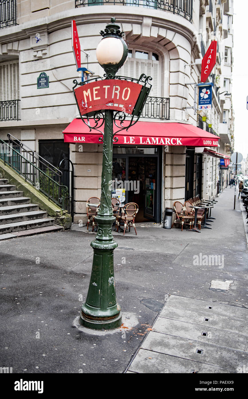 Paris Metropolitain entrance station Stock Photo - Alamy