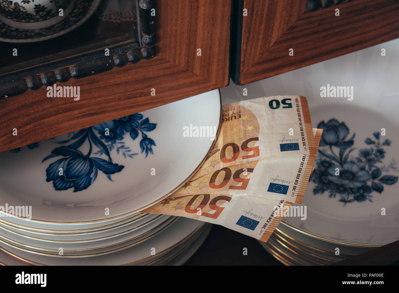 Money saving ideas hi-res stock photography and images - Alamy
